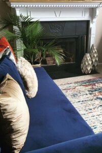 32 Timeless Blue Couch Living Room Ideas - The Great Hack Shack