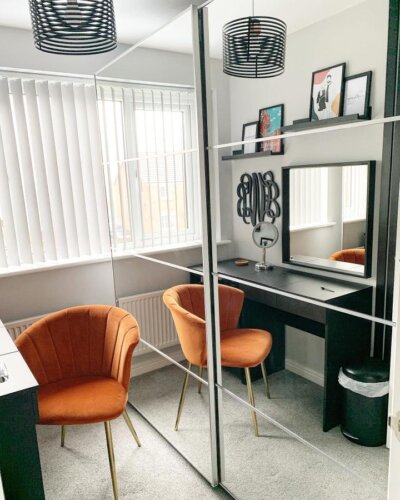 24 Small Dressing Room Ideas That Maximize Every Inch - The Great Hack ...